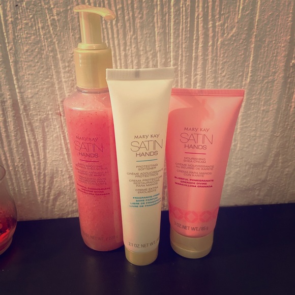 Mary Kay | Makeup | Mary Kay Satin Hands Pampering Set | Poshmark